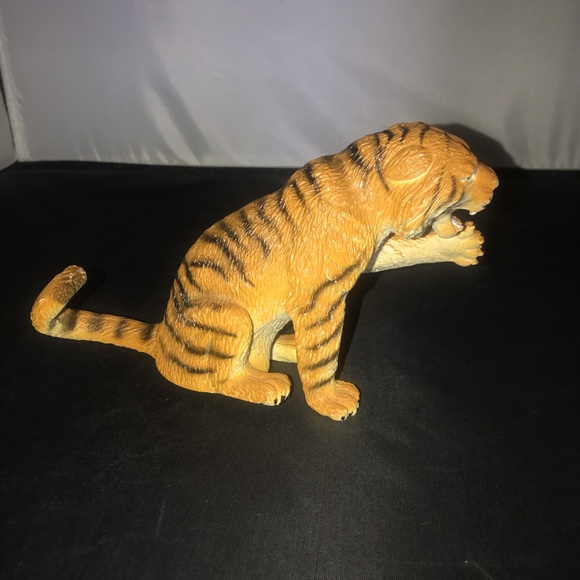 unbranded | Toys | Bengal Siberian Tiger Prowling Attack Figurine ...